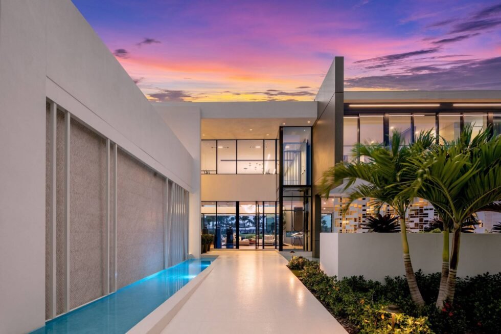 Contemporary Masterpiece Boca Raton | cavadium.com