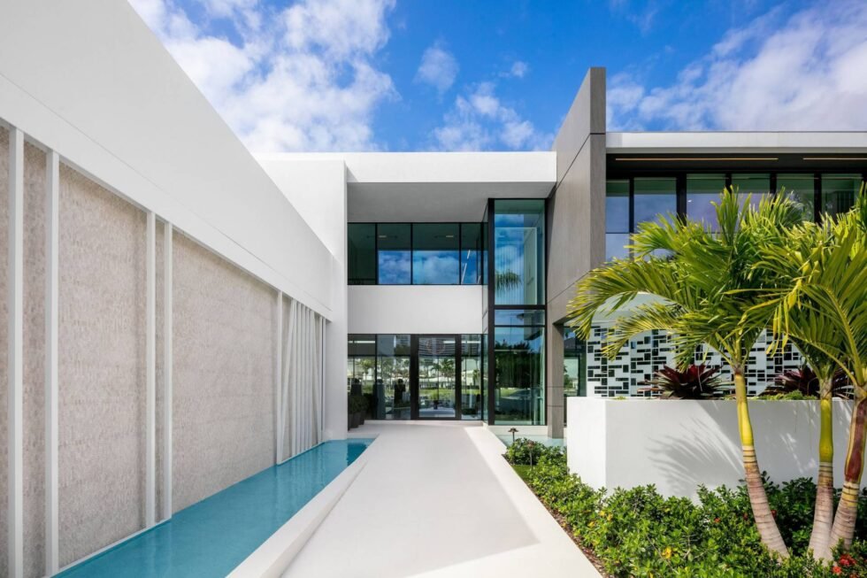 Contemporary Masterpiece Boca Raton | cavadium.com